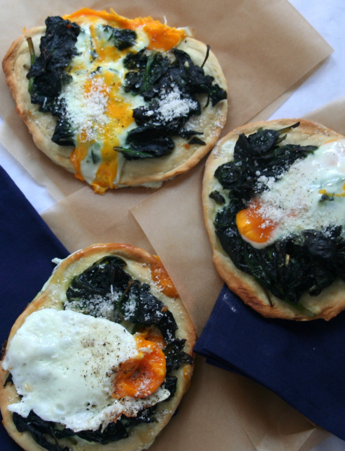 Spinat-Spiegelei-Pizza - Foodblog - Kochgehilfin